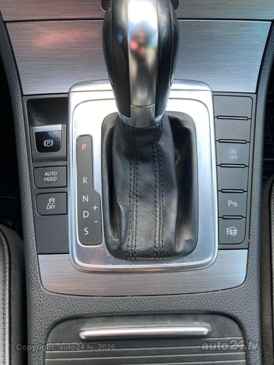 Melns Volkswagen Passat 2012 Viljandi, ar dzinēja tilpumu 2.00 L un nobraukumu 222 tūkst. km par 5199 €, foto 13 vietnē AUTOMOTO.COM.LV