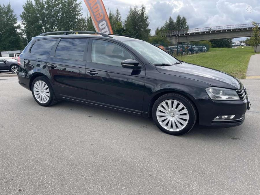 Melns Volkswagen Passat 2012 Kauņa, ar dzinēja tilpumu 1.60 L un nobraukumu 256 tūkst. km par 4650 €, foto 4 vietnē AUTOMOTO.COM.LV