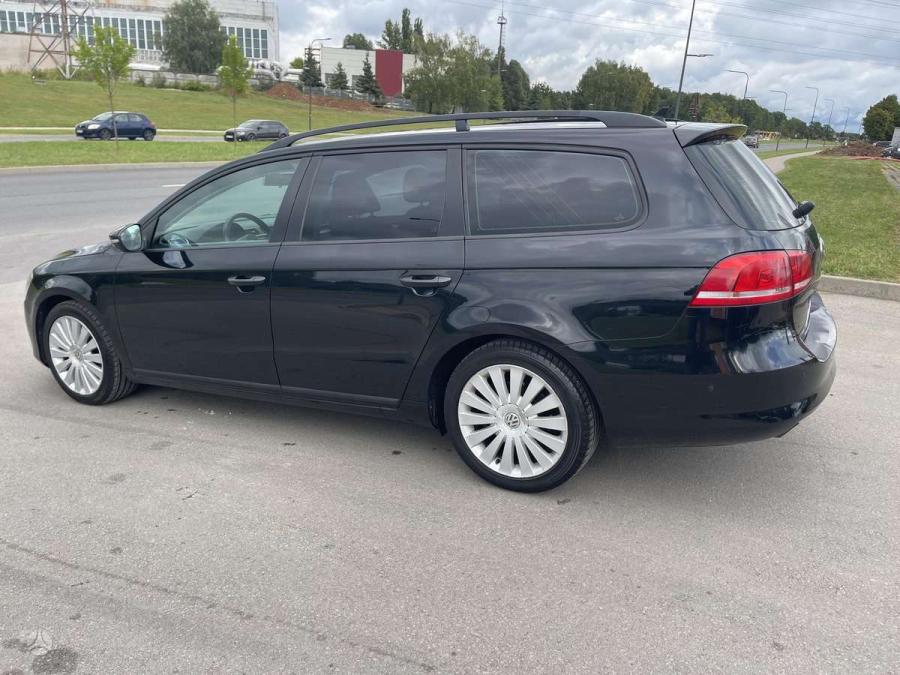 Melns Volkswagen Passat 2012 Kauņa, ar dzinēja tilpumu 1.60 L un nobraukumu 256 tūkst. km par 4650 €, foto 10 vietnē AUTOMOTO.COM.LV