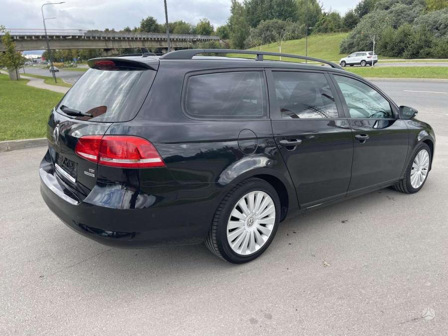 Melns Volkswagen Passat 2012 Kauņa, ar dzinēja tilpumu 1.60 L un nobraukumu 256 tūkst. km par 4650 €, foto 14 vietnē AUTOMOTO.COM.LV