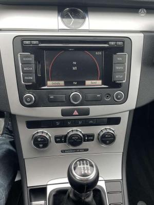 Melns Volkswagen Passat 2012 Kauņa, ar dzinēja tilpumu 1.60 L un nobraukumu 256 tūkst. km par 4650 €, foto 21 vietnē AUTOMOTO.COM.LV