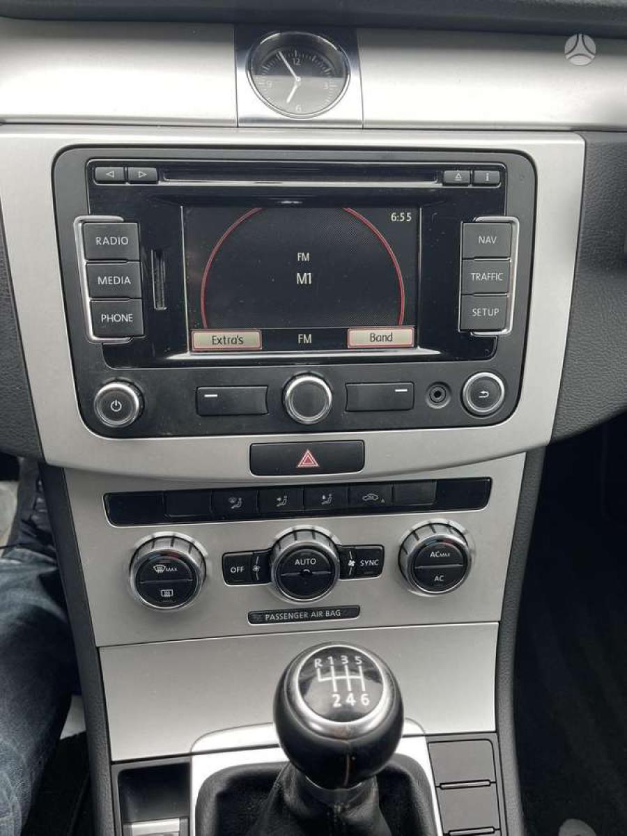 Melns Volkswagen Passat 2012 Kauņa, ar dzinēja tilpumu 1.60 L un nobraukumu 256 tūkst. km par 4650 €, foto 21 vietnē AUTOMOTO.COM.LV