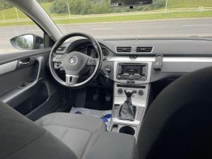 Melns Volkswagen Passat 2012 Kauņa, ar dzinēja tilpumu 1.60 L un nobraukumu 256 tūkst. km par 4650 €, foto 24 vietnē AUTOMOTO.COM.LV