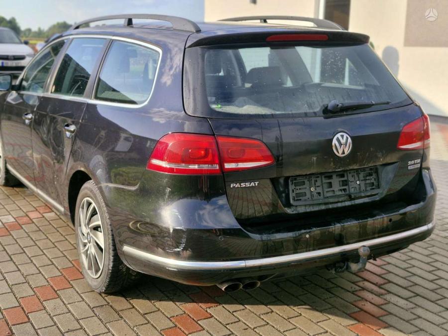 Black Volkswagen Passat 2012 in Klaipeda, with an engine capacity of 1.97 L and mileage of 316 thousand km for 3150 €, photo 5 on AUTOMOTO.COM.LV