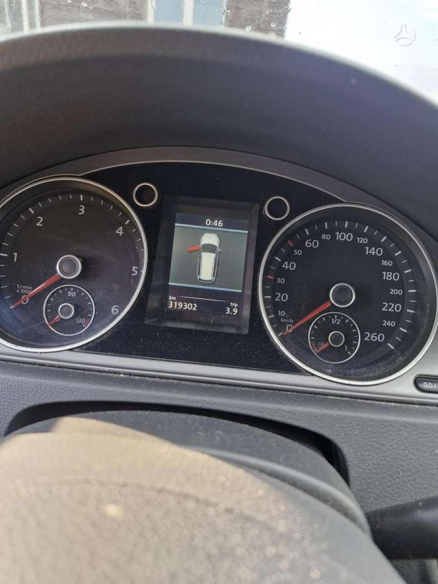 Black Volkswagen Passat 2012 in Klaipeda, with an engine capacity of 1.97 L and mileage of 316 thousand km for 3150 €, photo 8 on AUTOMOTO.COM.LV