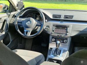 Black Volkswagen Passat 2012 in Vilnius, with an engine capacity of 1.97 L and mileage of 249 thousand km for 4250 €, photo 12 on AUTOMOTO.COM.LV