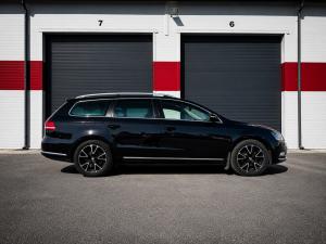 Black Volkswagen Passat 2012 in Parnu, with an engine capacity of 0.00 L and mileage of 281 thousand km for 4900 €, photo 17 on AUTOMOTO.COM.LV