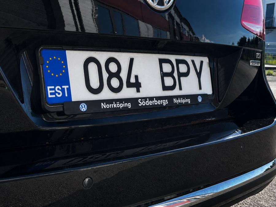 Black Volkswagen Passat 2012 in Parnu, with an engine capacity of 0.00 L and mileage of 281 thousand km for 4900 €, photo 21 on AUTOMOTO.COM.LV