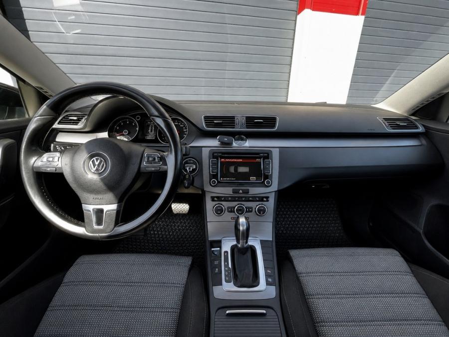 Black Volkswagen Passat 2012 in Parnu, with an engine capacity of 0.00 L and mileage of 281 thousand km for 4900 €, photo 24 on AUTOMOTO.COM.LV