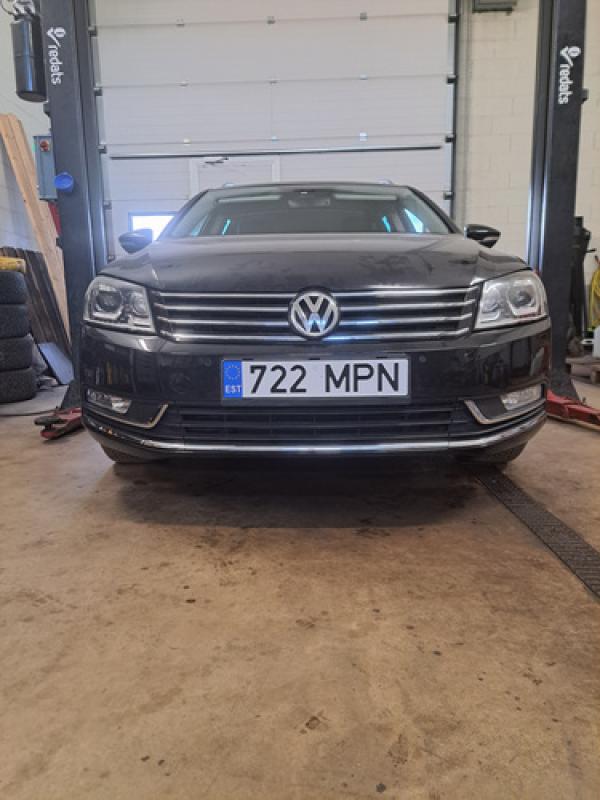 Black Volkswagen Passat 2012 in Tallinn, with an engine capacity of 0.00 L and mileage of 261 thousand km for 2000 €, photo 6 on AUTOMOTO.COM.LV