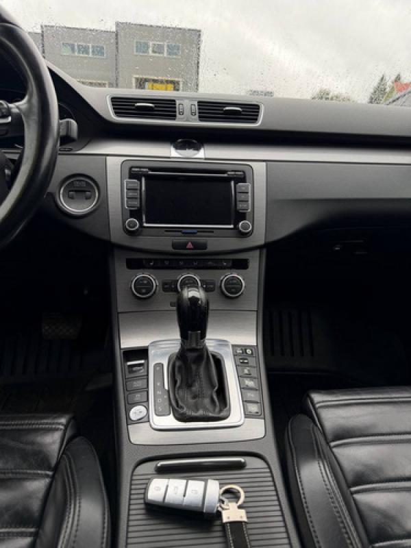 Black Volkswagen Passat 2012 in Tallinn, with an engine capacity of 0.00 L and mileage of 261 thousand km for 2000 €, photo 10 on AUTOMOTO.COM.LV