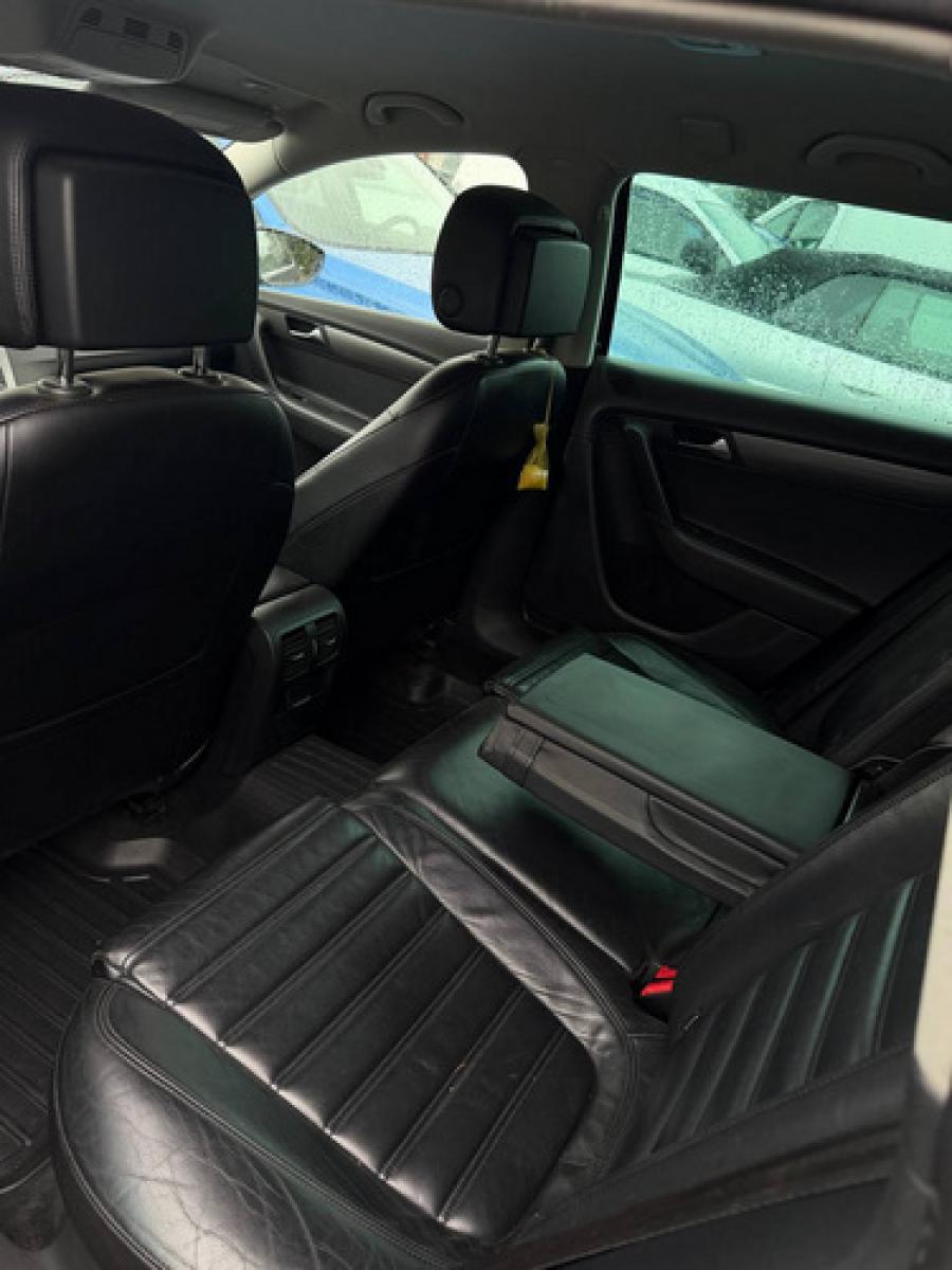 Black Volkswagen Passat 2012 in Tallinn, with an engine capacity of 0.00 L and mileage of 261 thousand km for 2000 €, photo 15 on AUTOMOTO.COM.LV