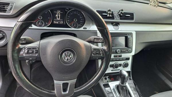 Volkswagen Passat 2012 Viļņa vietnē Melns Volkswagen Passat 2012 Viļņa, ar dzinēja tilpumu 1.97 L un nobraukumu 325 tūkst. km par 2999 €, foto 9 vietnē AUTOMOTO.COM.LV