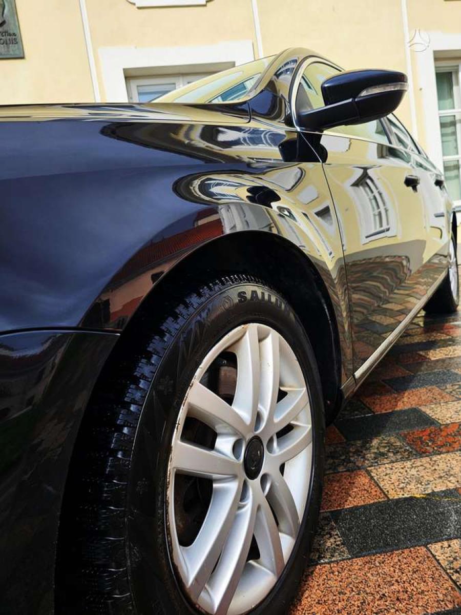 Black Volkswagen Passat 2012 in Kaisiadorys, with an engine capacity of 2.00 L and mileage of 399 thousand km for 4400 €, photo 28 on AUTOMOTO.COM.LV