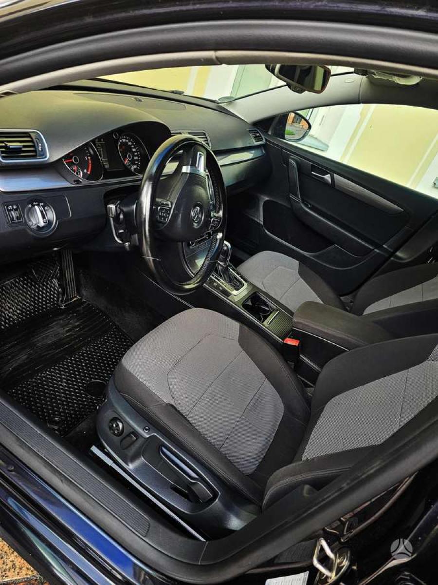 Black Volkswagen Passat 2012 in Kaisiadorys, with an engine capacity of 2.00 L and mileage of 399 thousand km for 4400 €, photo 43 on AUTOMOTO.COM.LV