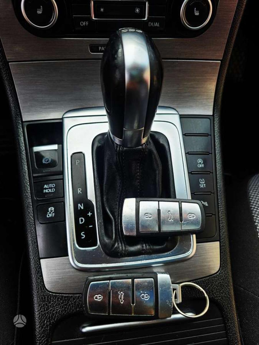 Black Volkswagen Passat 2012 in Kaisiadorys, with an engine capacity of 2.00 L and mileage of 399 thousand km for 4400 €, photo 47 on AUTOMOTO.COM.LV