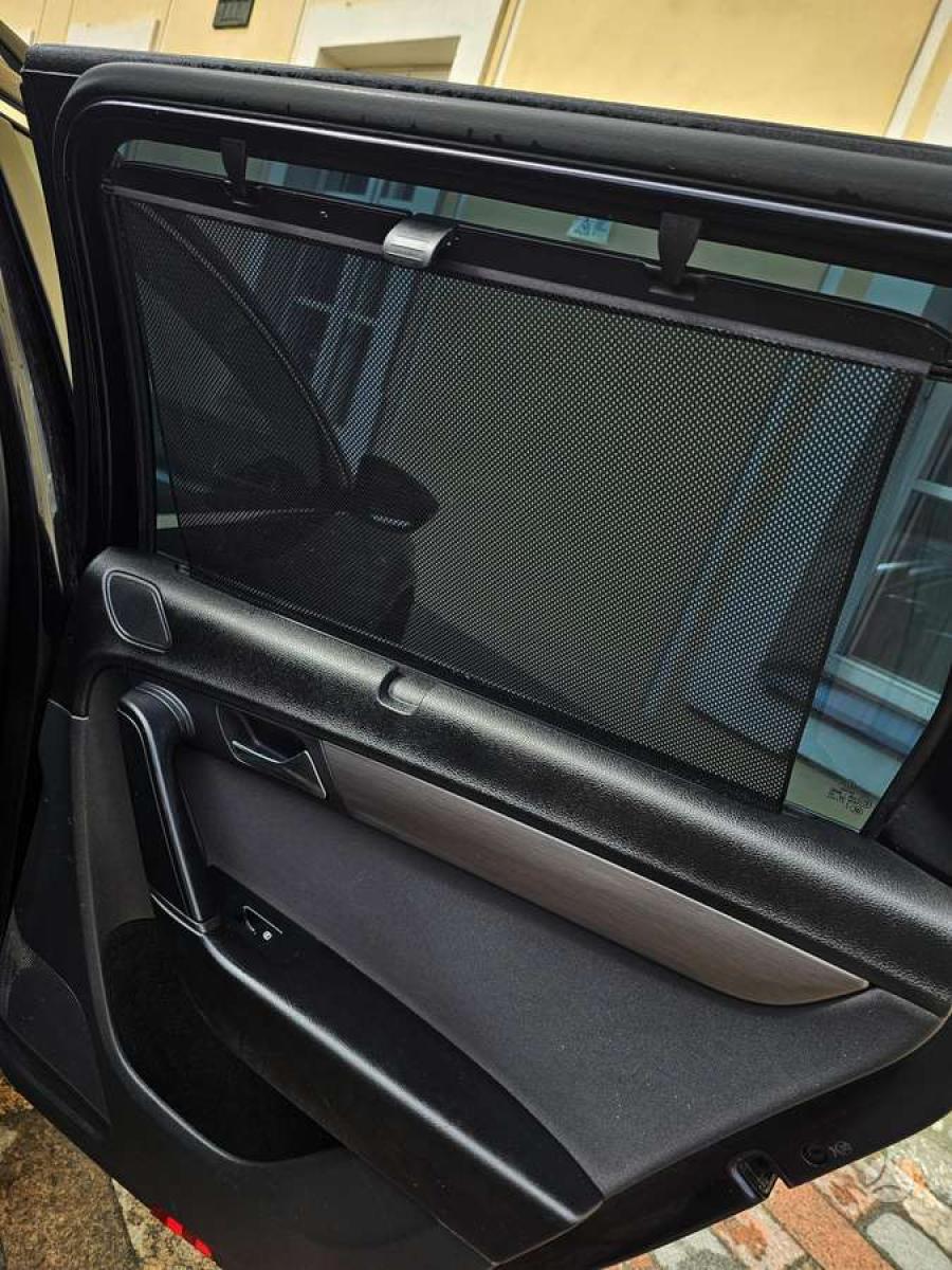 Black Volkswagen Passat 2012 in Kaisiadorys, with an engine capacity of 2.00 L and mileage of 399 thousand km for 4400 €, photo 58 on AUTOMOTO.COM.LV