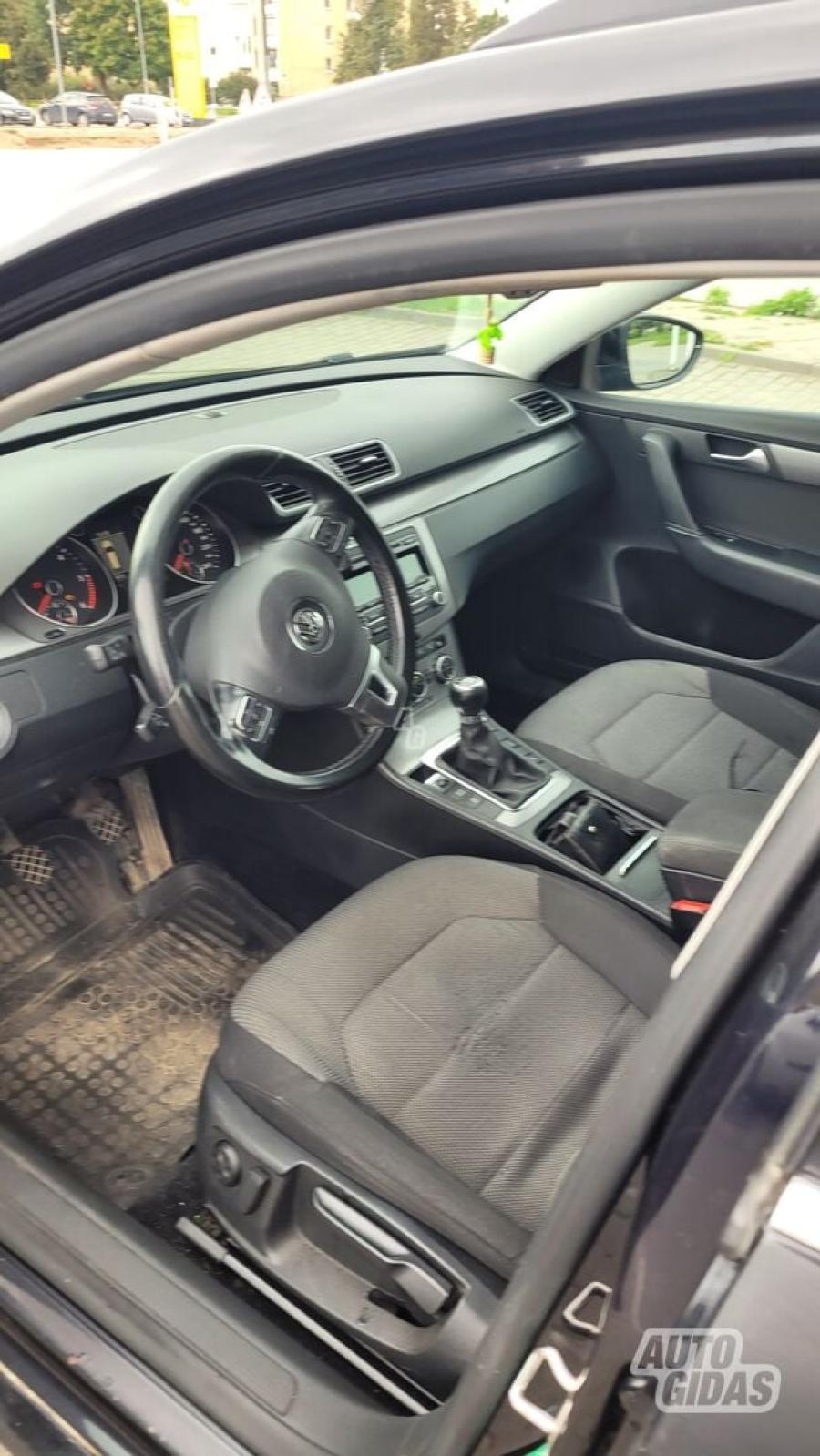 Melns Volkswagen Passat 2012 Kauņa, ar dzinēja tilpumu 2.00 L un nobraukumu 350 tūkst. km par 5000 €, foto 3 vietnē AUTOMOTO.COM.LV