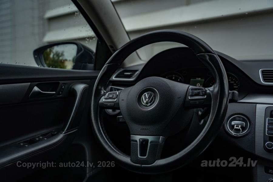 Black Volkswagen Passat 2012 in Tallinn, with an engine capacity of 1.40 L and mileage of 360 thousand km for 3999 €, photo 10 on AUTOMOTO.COM.LV