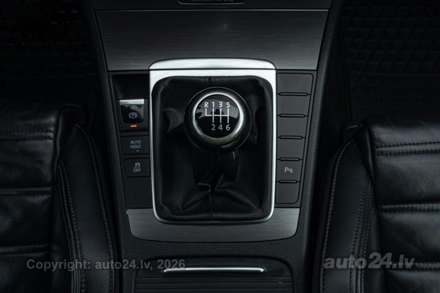 Black Volkswagen Passat 2012 in Tallinn, with an engine capacity of 1.40 L and mileage of 360 thousand km for 3999 €, photo 13 on AUTOMOTO.COM.LV
