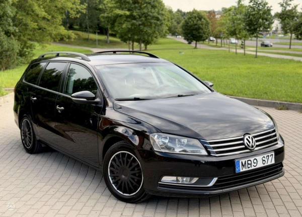 Black Volkswagen Passat 2012 in Vilnius, with an engine capacity of 2.00 L and mileage of 300 thousand km for 3300 €, photo 1 on AUTOMOTO.COM.LV