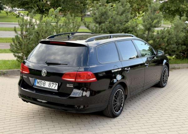 Black Volkswagen Passat 2012 in Vilnius, with an engine capacity of 2.00 L and mileage of 300 thousand km for 3300 €, photo 6 on AUTOMOTO.COM.LV