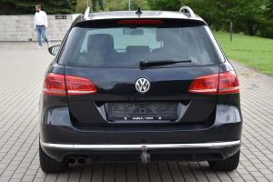 Black Volkswagen Passat 2012 in Vilnius, with an engine capacity of 1.97 L and mileage of 288 thousand km for 5999 €, photo 6 on AUTOMOTO.COM.LV