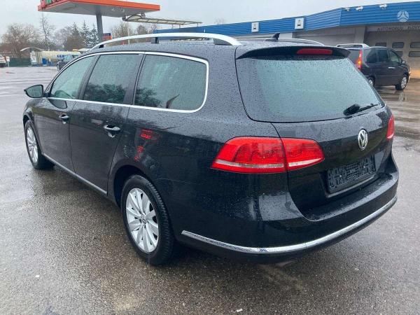Black Volkswagen Passat 2013 in Kaunas, with an engine capacity of 1.60 L and mileage of 218 thousand km for 5950 €, photo 4 on AUTOMOTO.COM.LV