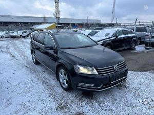 Melns Volkswagen Passat 2013 Kauņa, ar dzinēja tilpumu 1.60 L un nobraukumu 300 tūkst. km par 5850 €, foto  vietnē AUTOMOTO.COM.LV