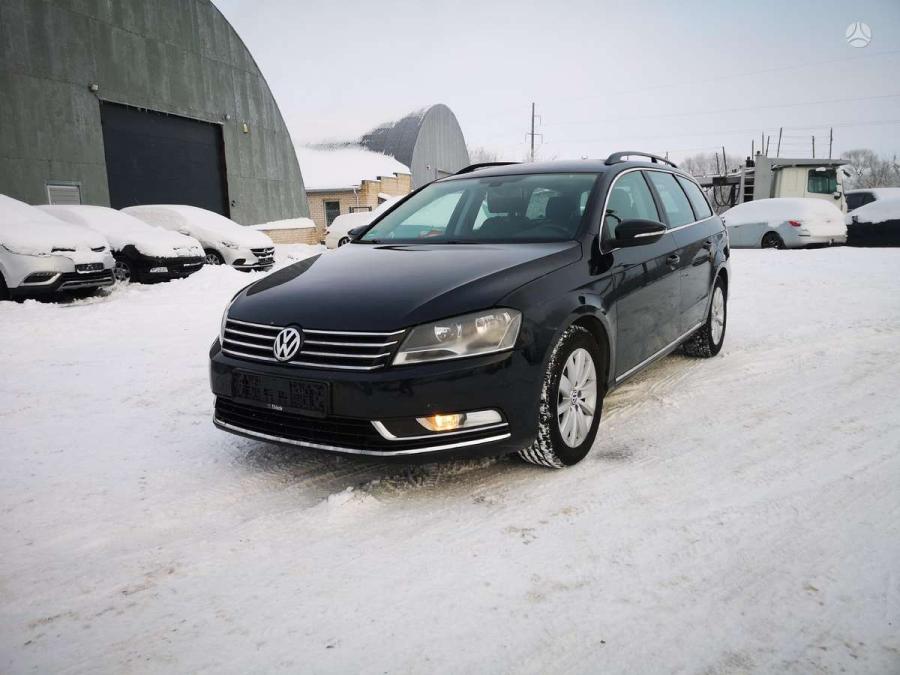 Melns Volkswagen Passat 2013 Radviliškis, ar dzinēja tilpumu 1.97 L un nobraukumu 289 tūkst. km par 5150 €, foto 1 vietnē AUTOMOTO.COM.LV