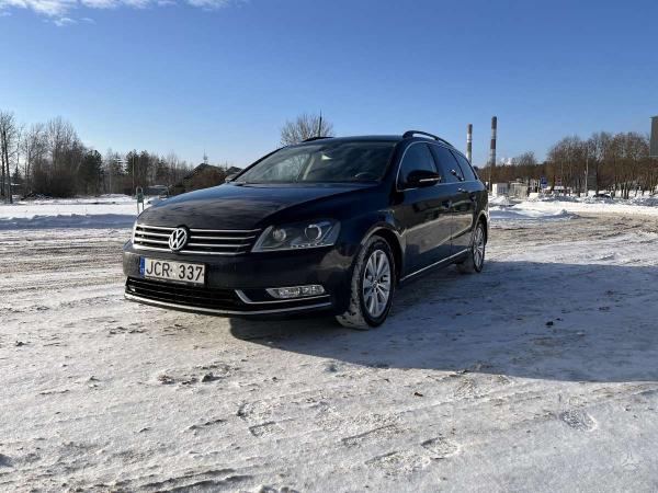Melns Volkswagen Passat 2013 Kauņa, ar dzinēja tilpumu 1.97 L un nobraukumu 358 tūkst. km par 4500 €, foto 1 vietnē AUTOMOTO.COM.LV