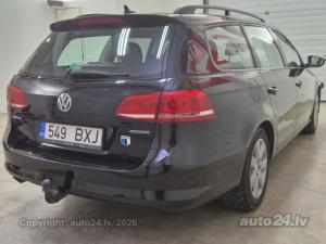 Black Volkswagen Passat 2013 in Haapsalu, with an engine capacity of 1.60 L and mileage of 272 thousand km for 5999 €, photo 8 on AUTOMOTO.COM.LV