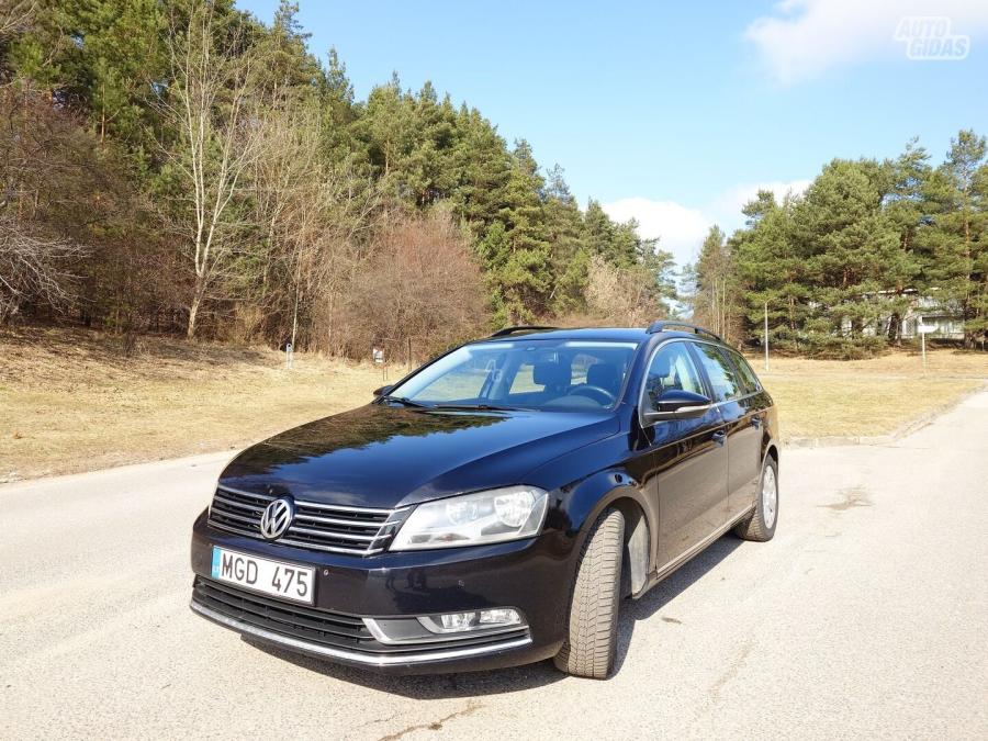 Black Volkswagen Passat 2013 in Vilnius, with an engine capacity of 1.60 L and mileage of 376 thousand km for 3790 €, photo 2 on AUTOMOTO.COM.LV