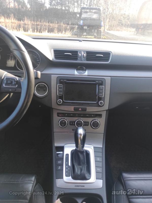 Melns Volkswagen Passat 2013 Kivieli, ar dzinēja tilpumu 2.00 L un nobraukumu 278 tūkst. km par 5750 €, foto 6 vietnē AUTOMOTO.COM.LV