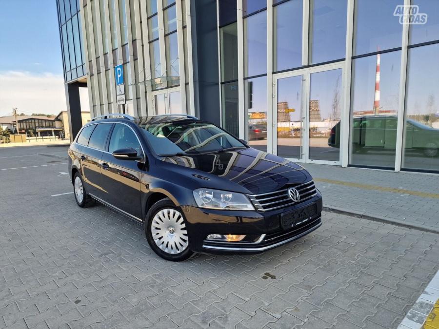 Melns Volkswagen Passat 2013 Viļņa, ar dzinēja tilpumu 1.60 L un nobraukumu 230 tūkst. km par 6650 €, foto 1 vietnē AUTOMOTO.COM.LV