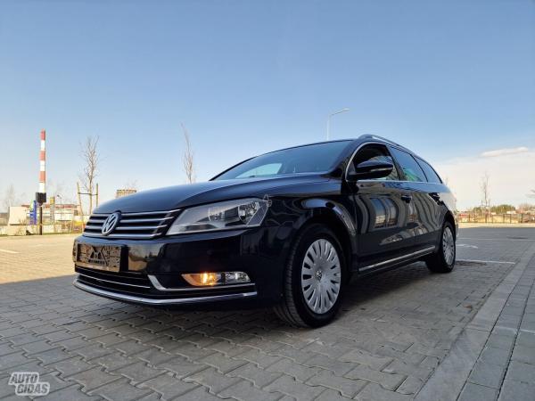 Black Volkswagen Passat 2013 in Vilnius, with an engine capacity of 1.60 L and mileage of 230 thousand km for 6650 €, photo 3 on AUTOMOTO.COM.LV