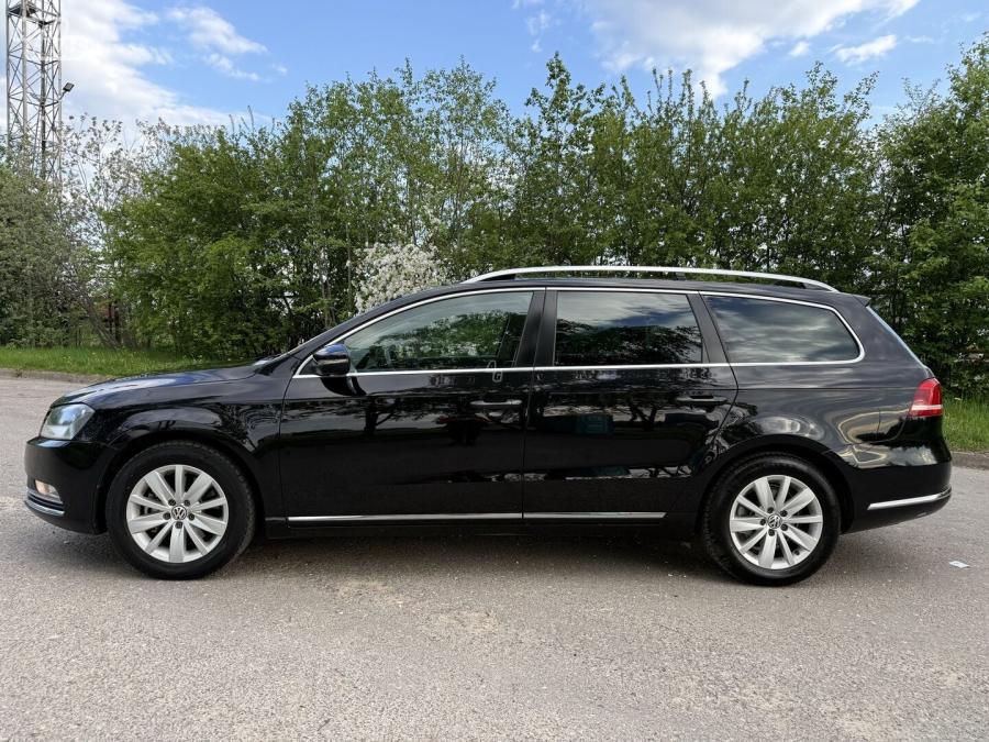 Black Volkswagen Passat 2013 in Alytus, with an engine capacity of 1.60 L and mileage of 254 thousand km for 4699 €, photo 6 on AUTOMOTO.COM.LV