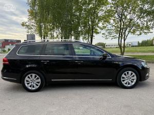 Black Volkswagen Passat 2013 in Alytus, with an engine capacity of 1.60 L and mileage of 254 thousand km for 4699 €, photo 7 on AUTOMOTO.COM.LV