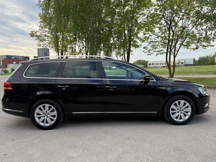 Black Volkswagen Passat 2013 in Alytus, with an engine capacity of 1.60 L and mileage of 254 thousand km for 4699 €, photo 7 on AUTOMOTO.COM.LV