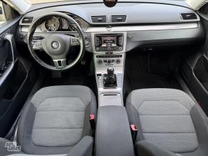 Black Volkswagen Passat 2013 in Alytus, with an engine capacity of 1.60 L and mileage of 254 thousand km for 4699 €, photo 23 on AUTOMOTO.COM.LV