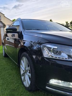 Black Volkswagen Passat 2013 in Vilnius, with an engine capacity of 2.00 L and mileage of 317 thousand km for 5500 €, photo 11 on AUTOMOTO.COM.LV