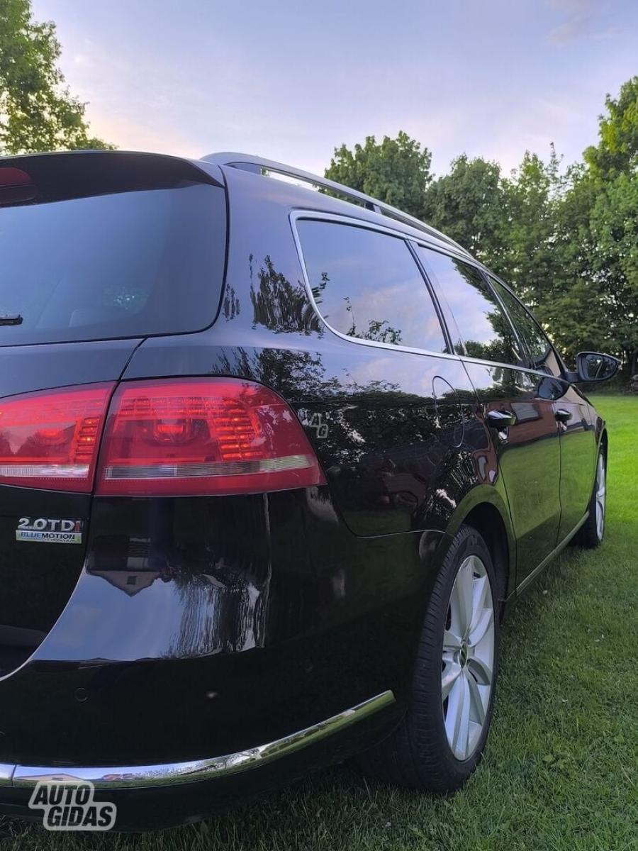Black Volkswagen Passat 2013 in Vilnius, with an engine capacity of 2.00 L and mileage of 317 thousand km for 5500 €, photo 12 on AUTOMOTO.COM.LV