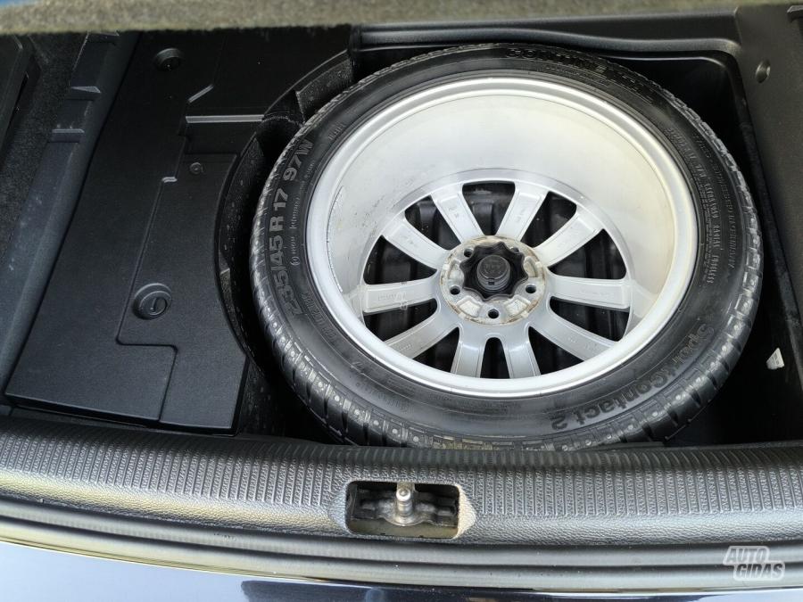 Black Volkswagen Passat 2013 in Vilnius, with an engine capacity of 2.00 L and mileage of 317 thousand km for 5500 €, photo 34 on AUTOMOTO.COM.LV