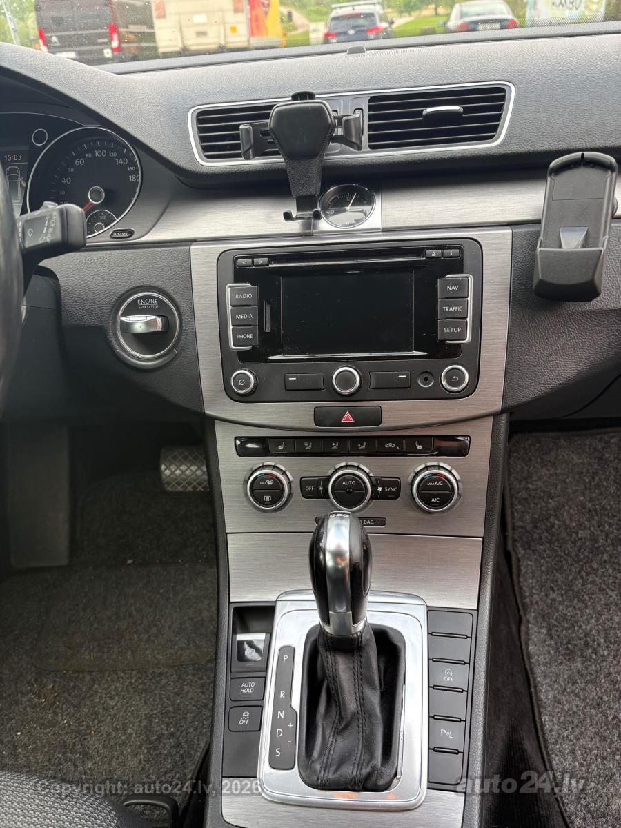 Black Volkswagen Passat 2013 in Tartu, with an engine capacity of 2.00 L and mileage of 320 thousand km for 5200 €, photo 7 on AUTOMOTO.COM.LV