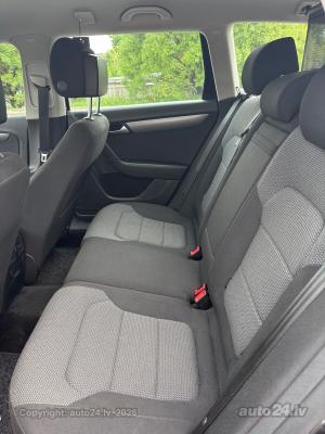Black Volkswagen Passat 2013 in Tartu, with an engine capacity of 2.00 L and mileage of 320 thousand km for 5200 €, photo 8 on AUTOMOTO.COM.LV