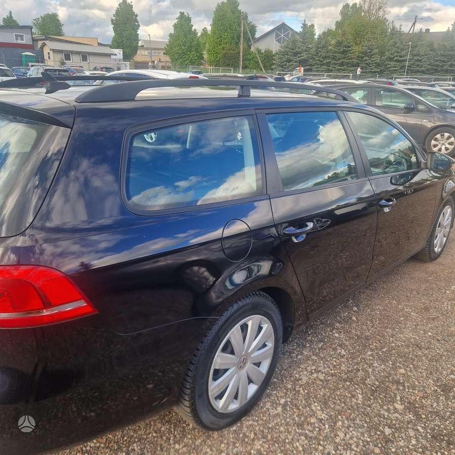 Black Volkswagen Passat 2013 in Utena, with an engine capacity of 1.60 L and mileage of 223 thousand km for 5300 €, photo 5 on AUTOMOTO.COM.LV
