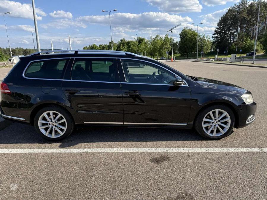 Black Volkswagen Passat 2013 in Vilnius, with an engine capacity of 1.97 L and mileage of 300 thousand km for 5400 €, photo 6 on AUTOMOTO.COM.LV