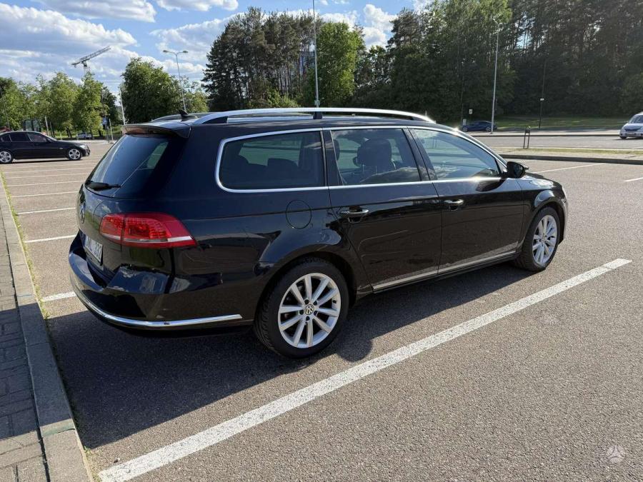 Black Volkswagen Passat 2013 in Vilnius, with an engine capacity of 1.97 L and mileage of 300 thousand km for 5400 €, photo 7 on AUTOMOTO.COM.LV