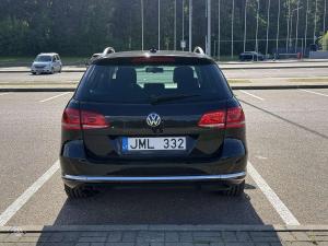 Black Volkswagen Passat 2013 in Vilnius, with an engine capacity of 1.97 L and mileage of 300 thousand km for 5400 €, photo 9 on AUTOMOTO.COM.LV