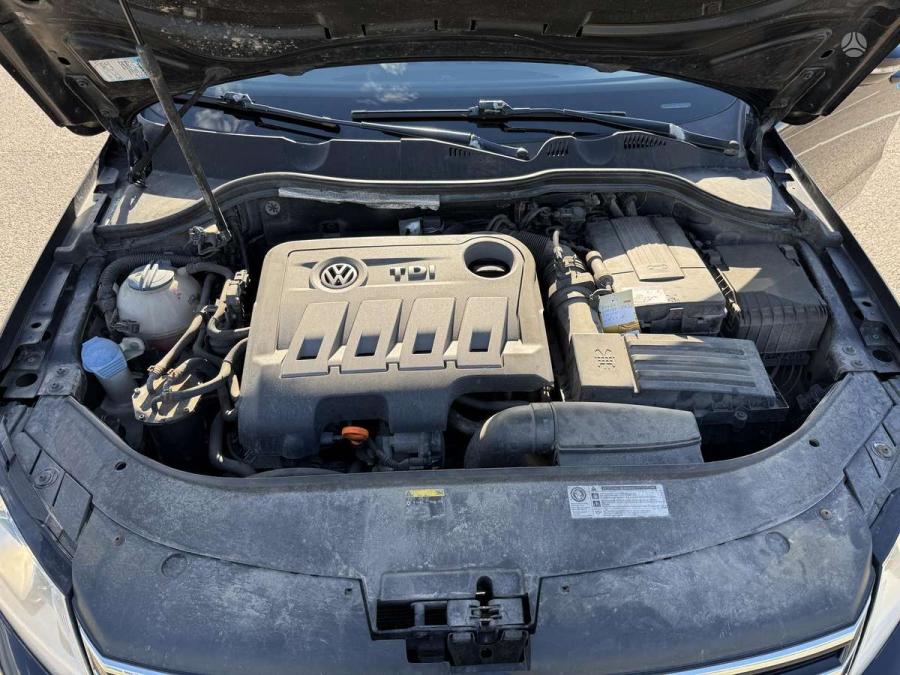 Black Volkswagen Passat 2013 in Vilnius, with an engine capacity of 1.97 L and mileage of 300 thousand km for 5400 €, photo 12 on AUTOMOTO.COM.LV
